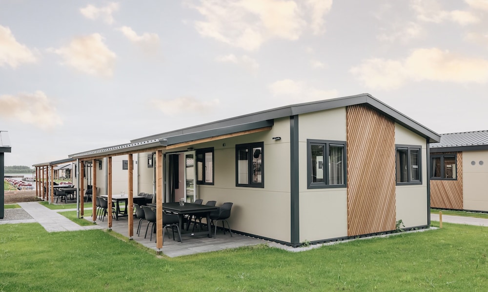 Composite Group Home With Ac And Sloop, In A Holiday Park In Beautyful Giethoorn - Giethoorn