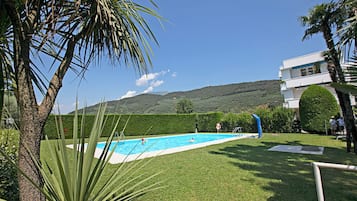 Apartamento Standard, 1 quarto, varanda (Garden & Surf By Rossana - Pool and) | Piscina | Piscina exterior sazonal