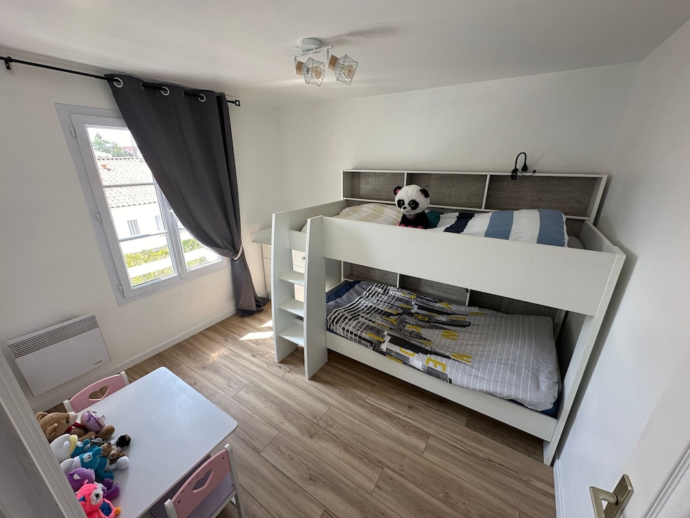 Renovated House Near Beach, 350m From Downtown, 8 Guests, Free Wi-fi - La Tranche-sur-Mer