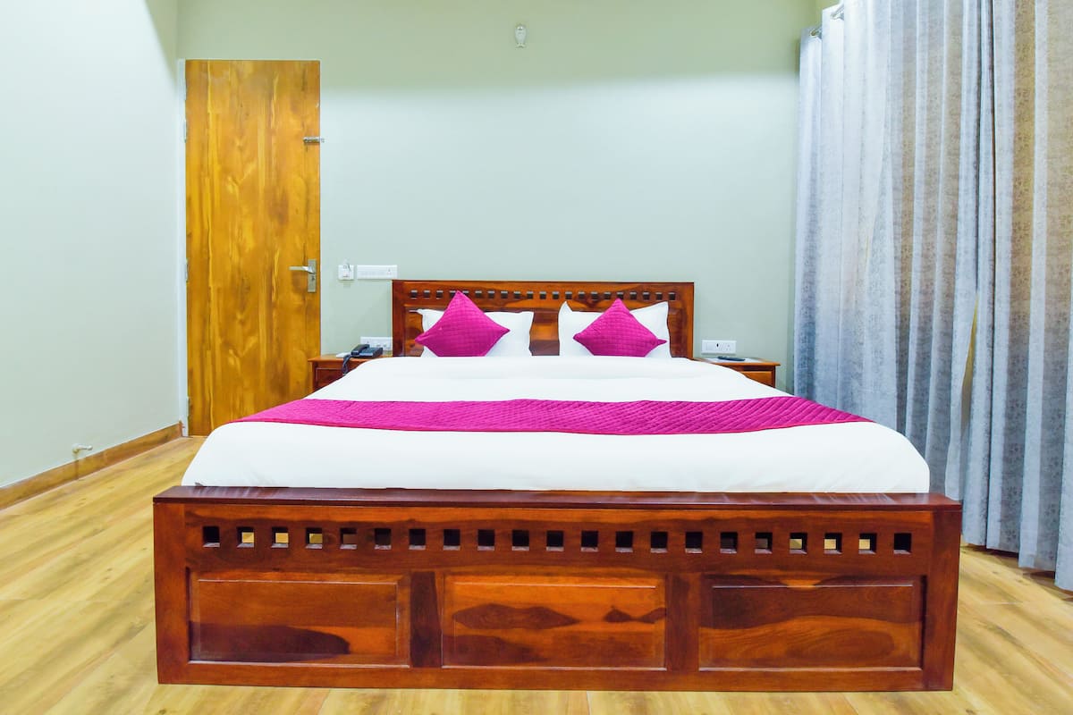 Quarto casal luxo, vista para o parque | Escrivaninha, Wi-Fi de cortesia