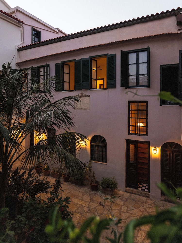 Sundial Lodge - Chania