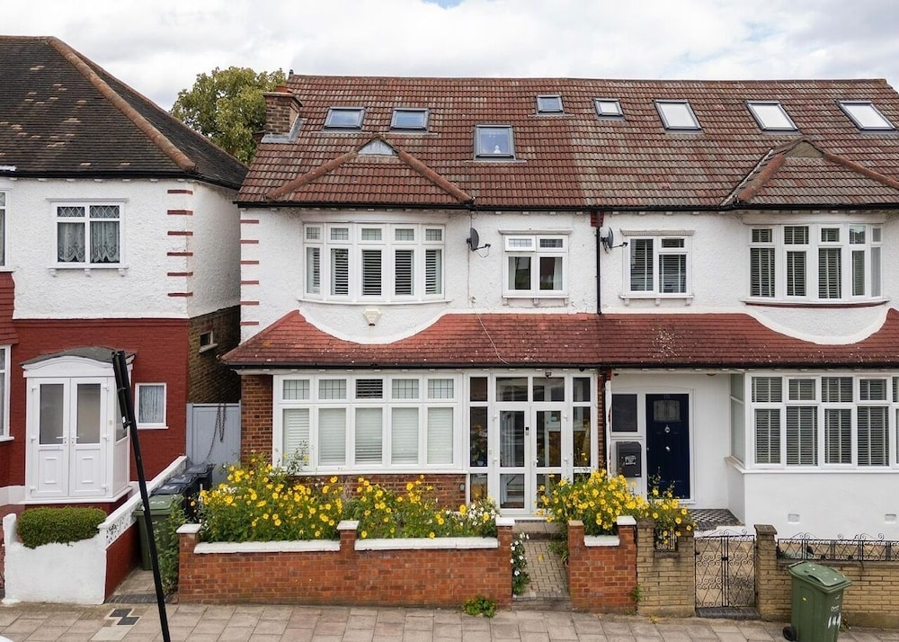 Wavertree House - Barnes