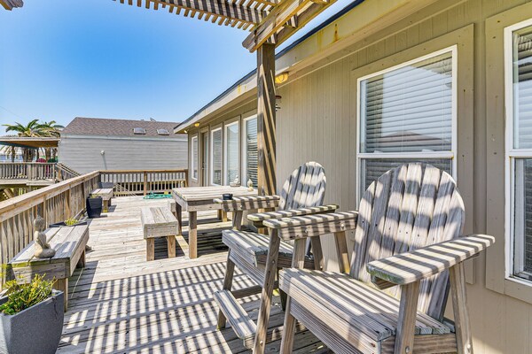 Pet-friendly Galveston Home - Walk To Beaches! - Galveston
