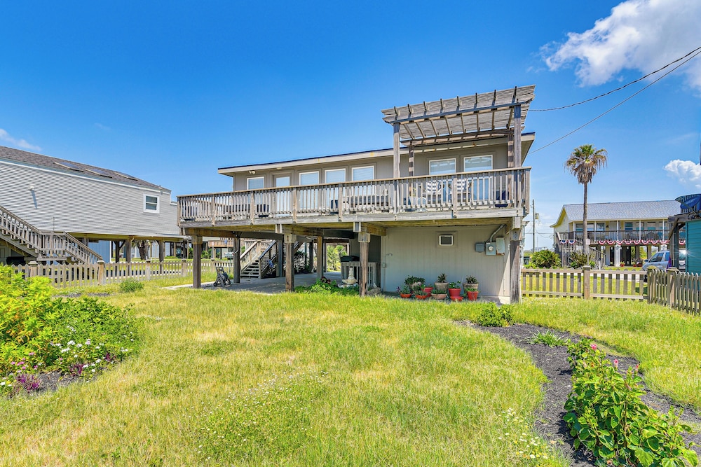 Pet-friendly Galveston Home - Walk To Beaches! - Galveston