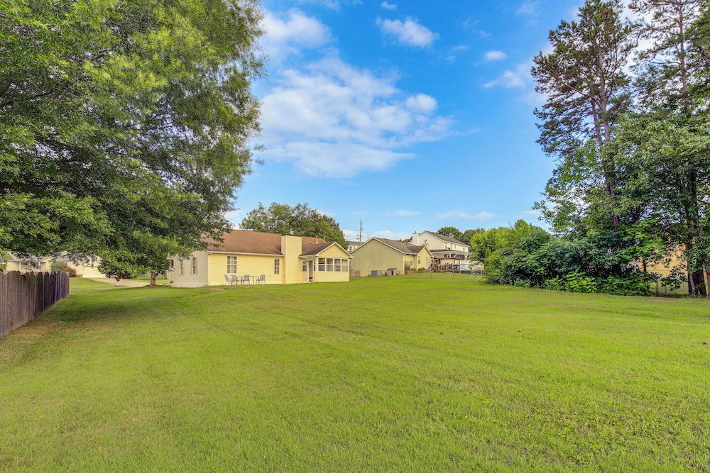 Knoxville Home W/ Sunroom ~ 9 Mi To Downtown! - Knoxville, TN