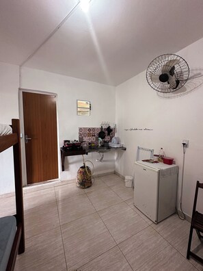 Apartamento básico | Cozinha privada | Frigobar