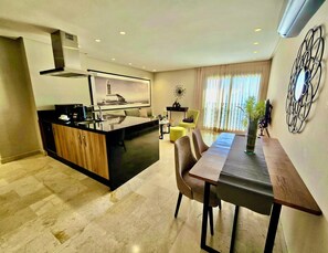 Smart TV de 43 polegadas com canais via satélite, Netflix 