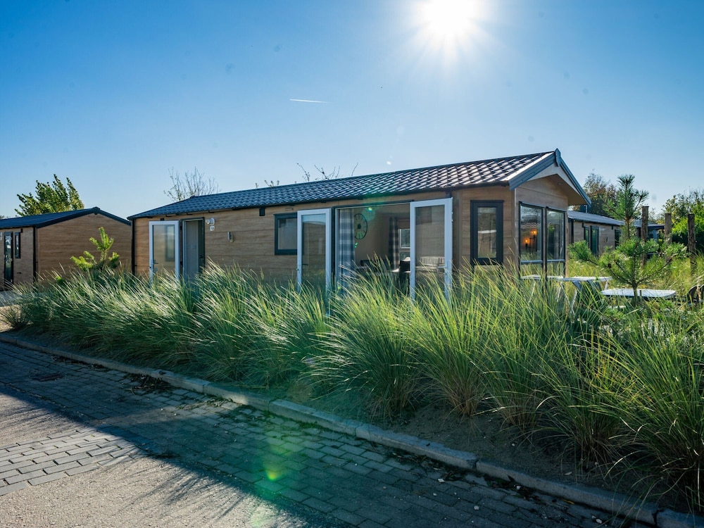 Well-maintained Chalet With Terrace - Hellevoetsluis