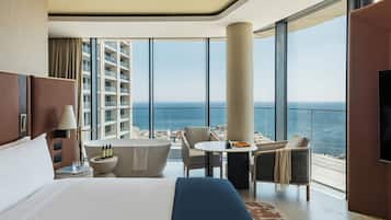 Suite (Ultimate ME + Penthouse) | 1 quarto, roupa de alta qualidade, secretária