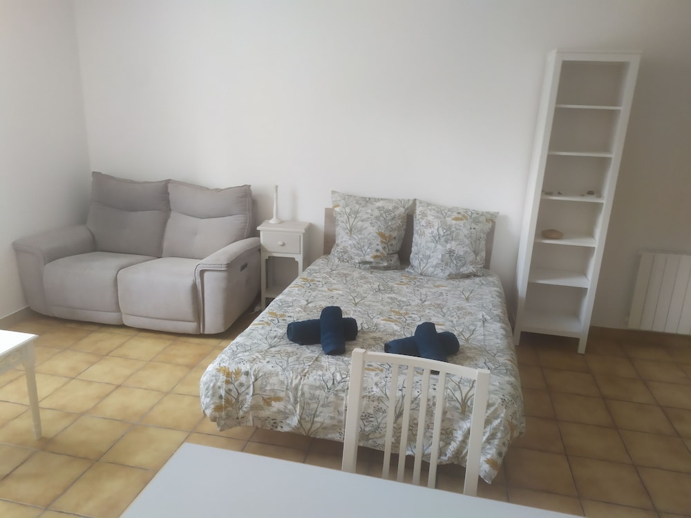 Spacieux Studio Kessler, Entier, Neuf, Tres Lumineux Et Decore Avec Gout. - Guebwiller