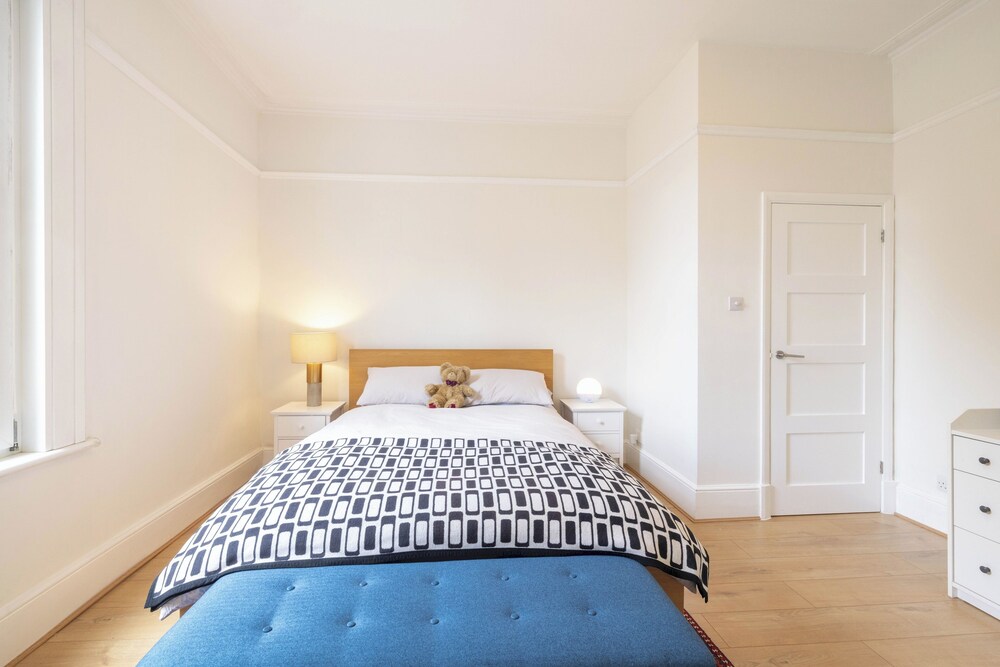 Pass the Keys | Bright Balham Home - Close to Central London - London ...