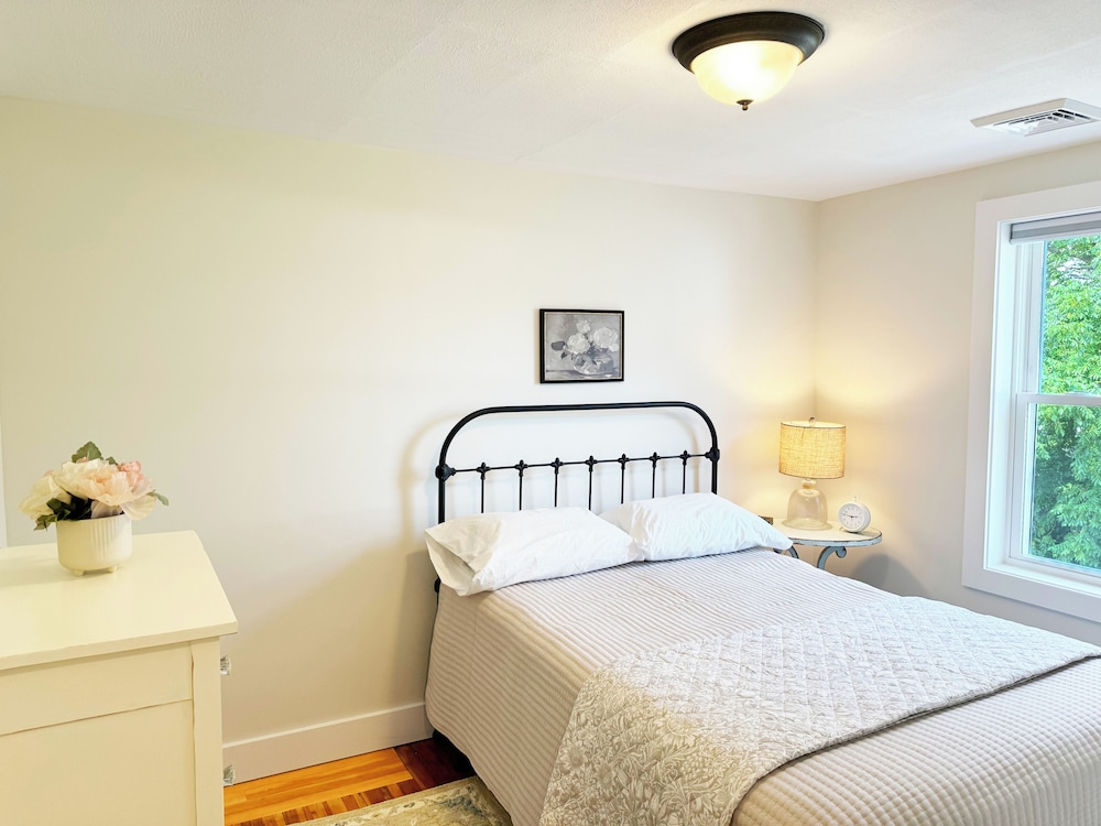Charming 2-bedroom Apartment With Ac, Wifi Lake Views! - Granville State Forest, Granville
