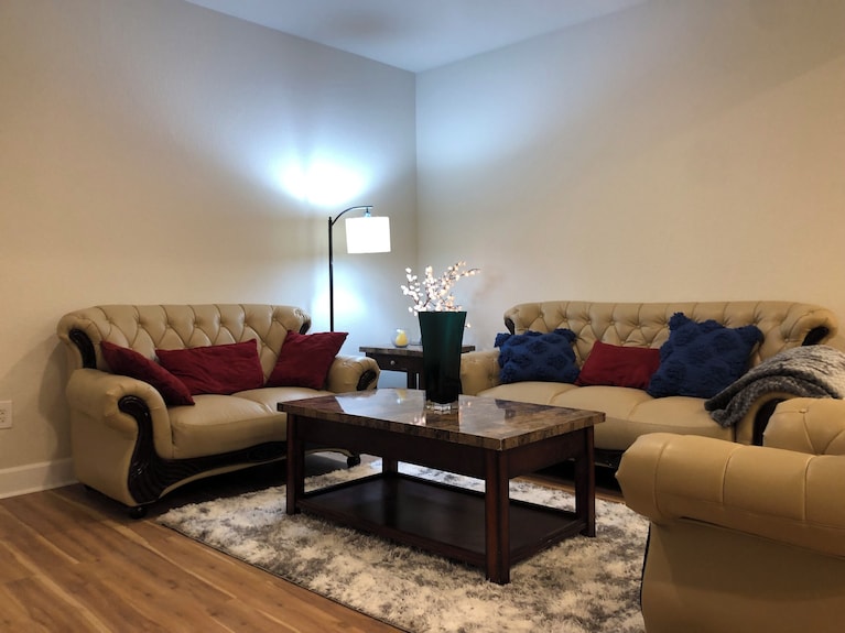 Charming 2-bedroom Basement Apartment With Ac And Wifi In Terrific Aurora - Denver Airport (DEN)
