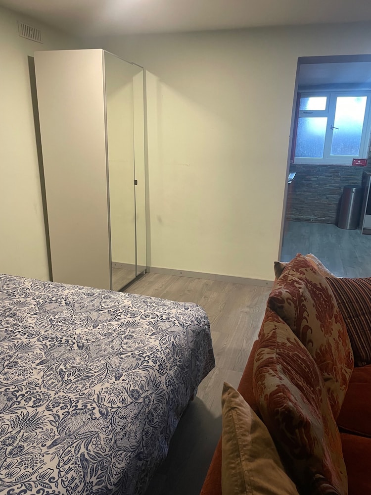 Cozy Birmingham Apartment Retreat - Solihull