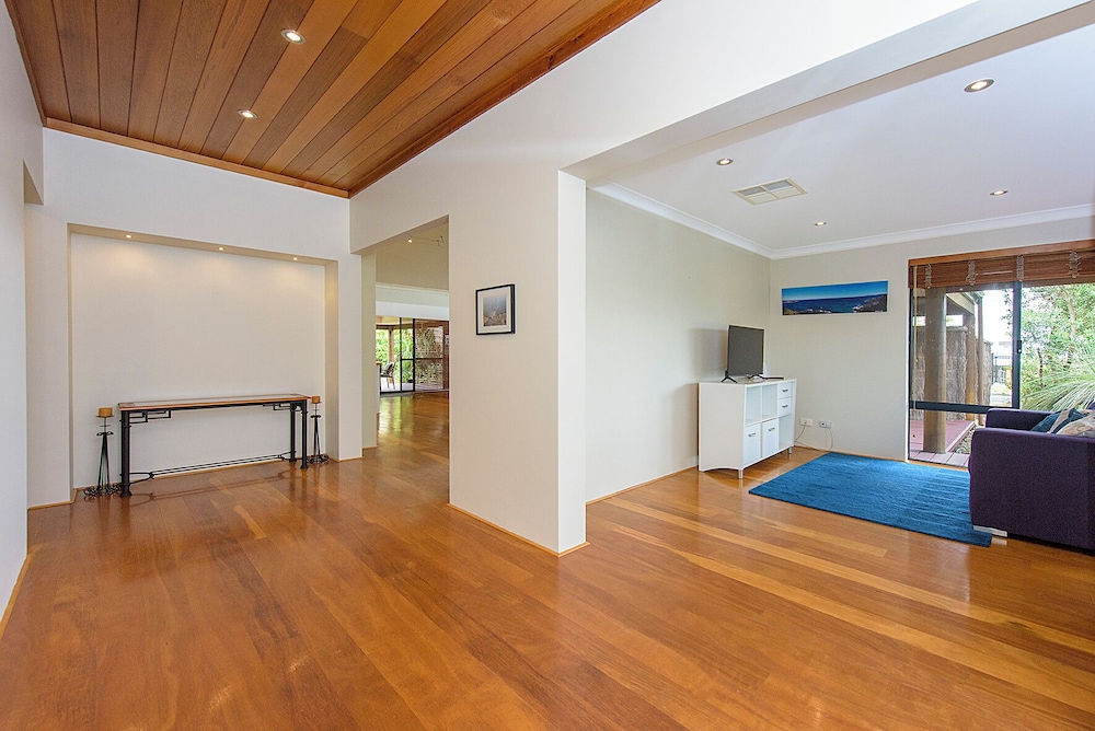 Sky Blue Retreat - Bunbury