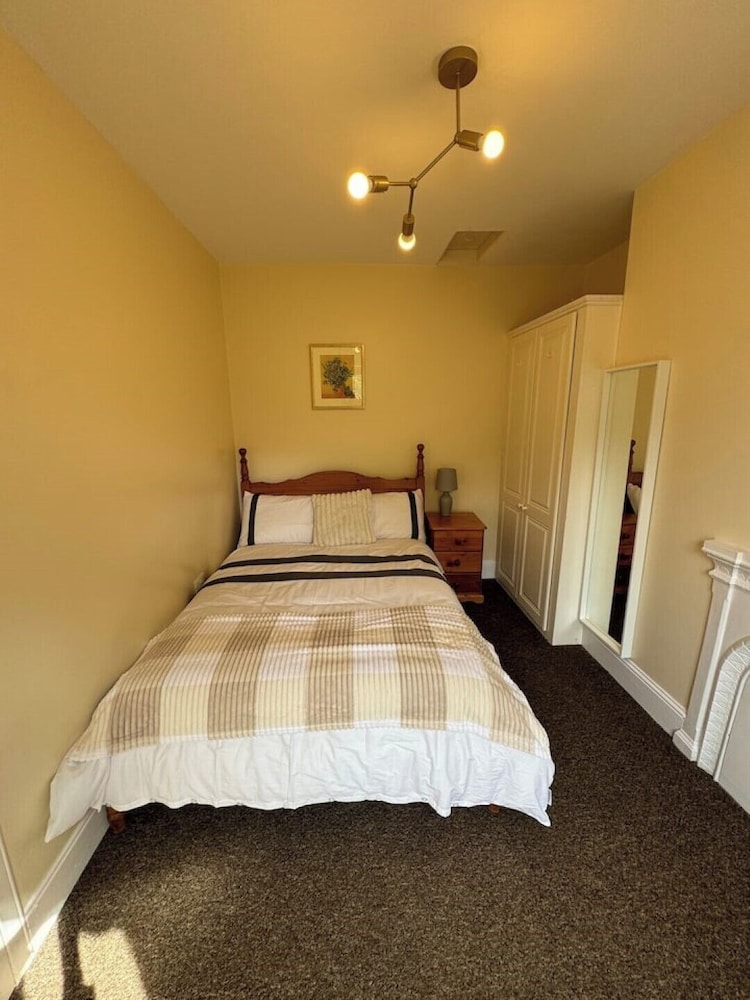 Shine Lodge - Gillingham