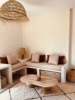 Casa Deluxe, vista para o jardim | Sala de estar | TV de ecrã plano 