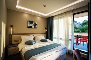 Quarto casal | Escrivaninha, espaço de trabalho para notebook, Wi-Fi de cortesia