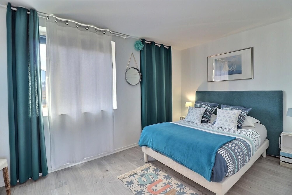 Duplex à 2 Pas Du Centre-ville Avec Balcon Et Vue Panoramique Sur La Mer - Deauville
