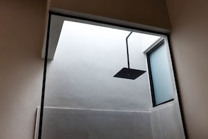 Suite Júnior, 2 casas de banho | 1 quarto, roupa de alta qualidade, cortinas/cortinados opacos