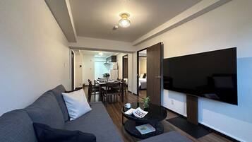 Condo, 3 quartos, sacada | 3 quartos, ferros/tábuas de passar roupa, Wi-Fi de cortesia