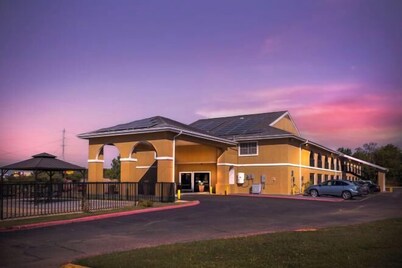 Red Roof Inn Canton, TX