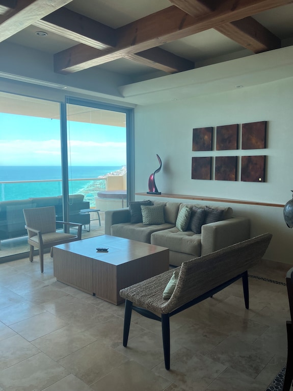 Tessoro At Las Conchas 902 - Elegant Beach Front Condo - 佩尼亞斯科港