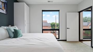 Apartamento luxo | 3 quartos, escrivaninha, espaço de trabalho para notebook