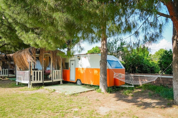 Mona Glamping Caravan Suites - Seferihisar
