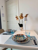 Estúdio de Luxo, vista para a piscina | Cozinha privada | Uma máquina de café expresso 