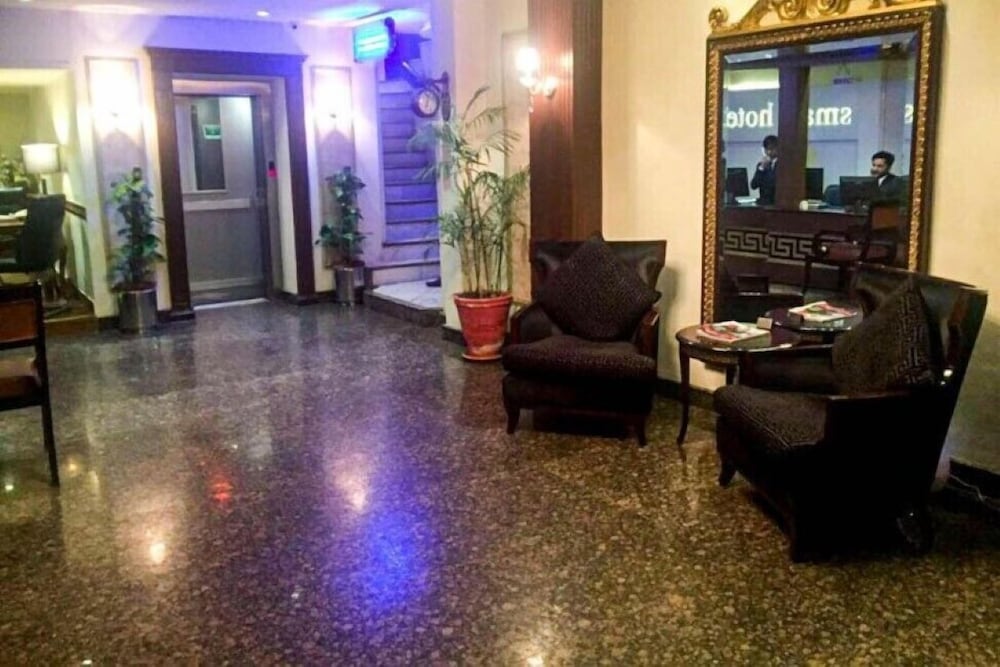 Hotel Smart One - Lahore