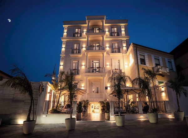 Art Gallery Boutique Hotel - Durres