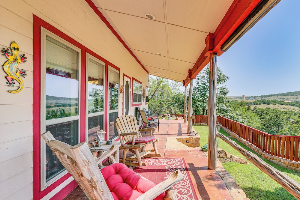 Medicine Park Cottage: Walk To Lake Lawtonka! - Elgin, OK