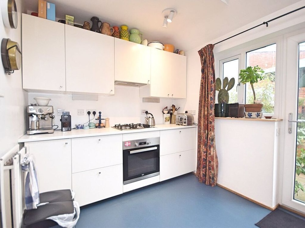 Georgian House To Let In Newtown, Powys. Mid Wales.
Accommodation For 4 Persons. - Kerry