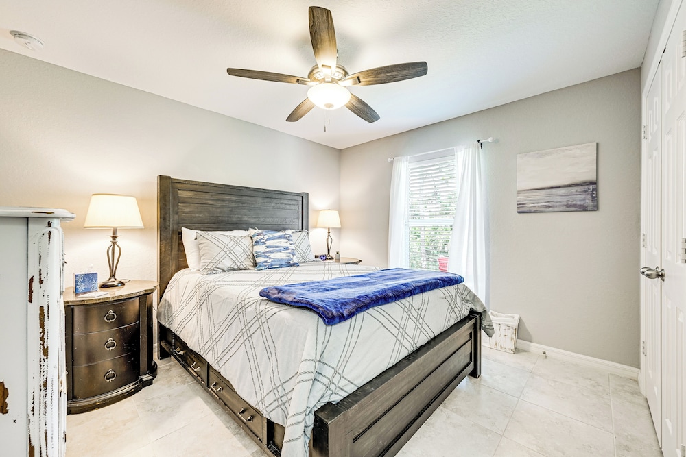 Saltwater Pool & Game Room: Gulf Coast Retreat - North Port, FL