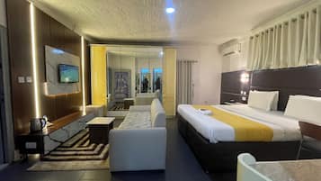 Quarto casal premium | Roupas de cama premium, camas Tempur-Pedic, individualmente mobiliados