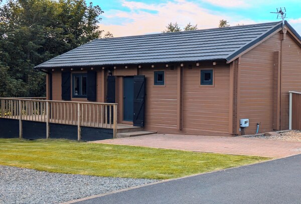 Rustic Lodge Retreat At Riverview Holiday Park - Scotland