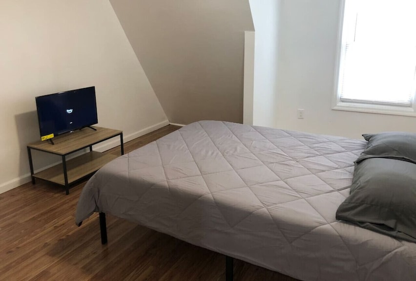 Private 3 Bed, 1 Bath Apartment Near Ewr/nyc, Metlife Stadium World Cup 30 Mins - Elizabeth, NJ