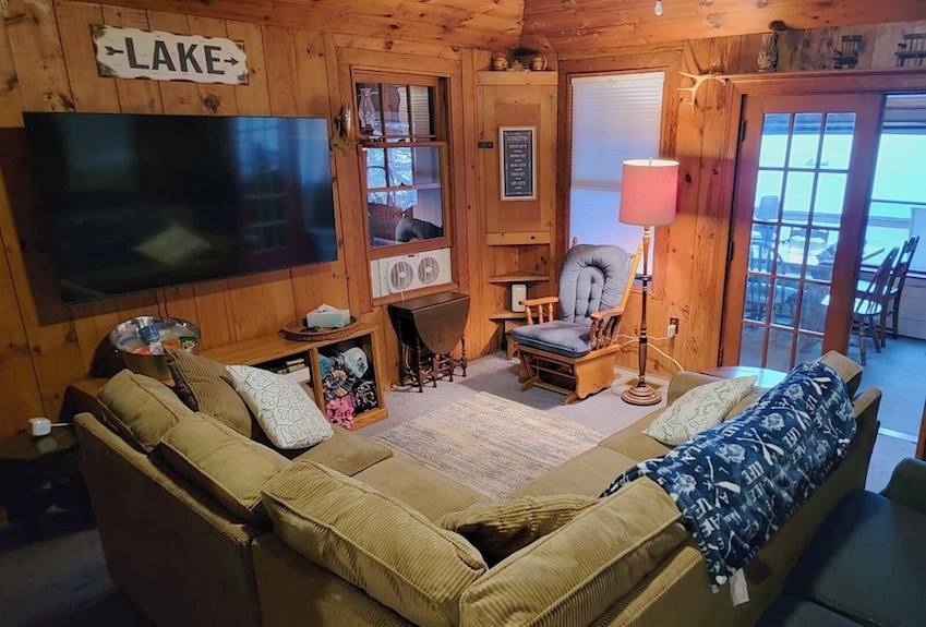 Lake Front: Cozy 4-bedroom Lake Camp With Wifi And An Outdoor Firepit! - Lake Monomonac