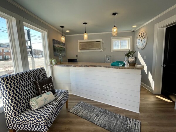 The Lamplight Inn - Lavallette, NJ