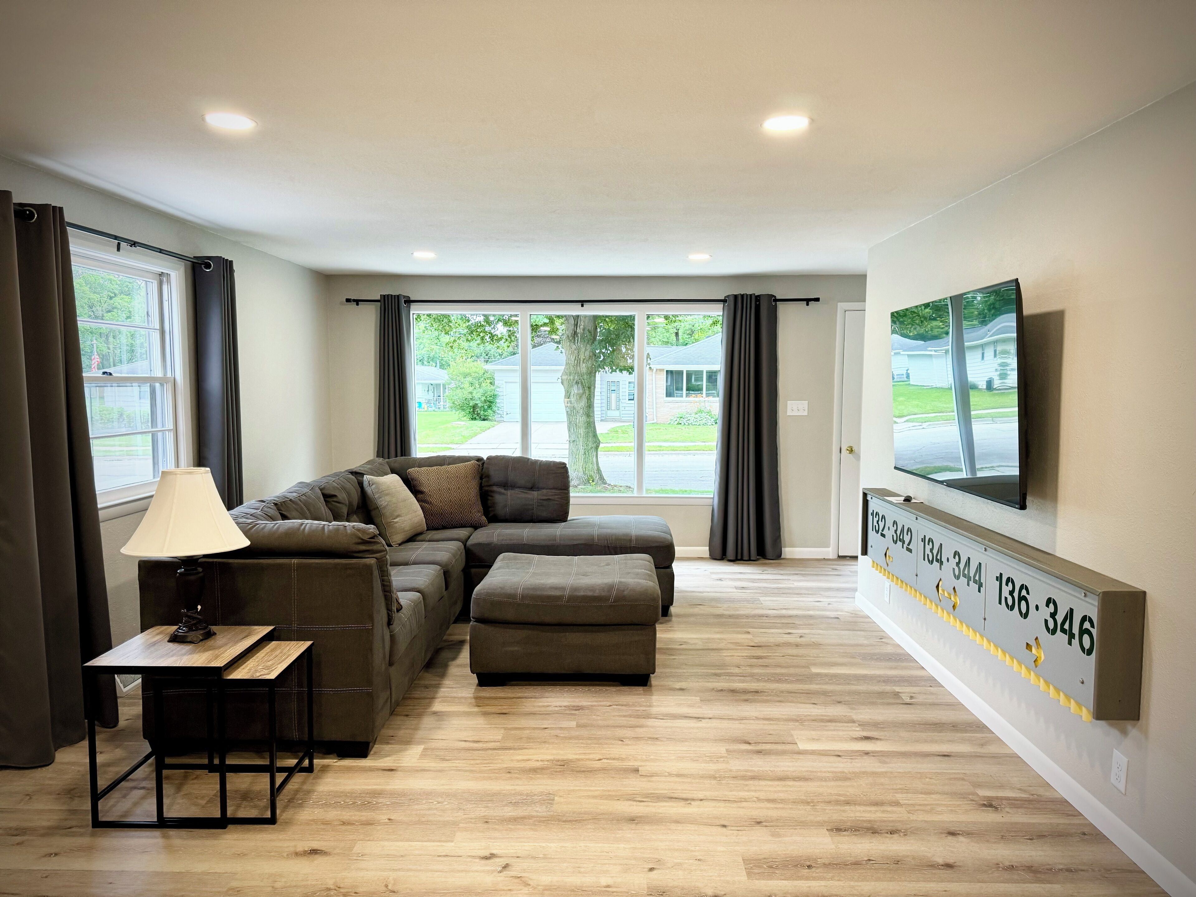 Touchdown! 5-star Newly Updated Home W/ A Short Walk To Historic Lambeau Field! - Wisconsin