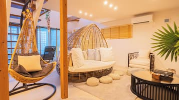 Villa Premium | Sala de estar | Smart TV de 50 polegadas com canais digitais