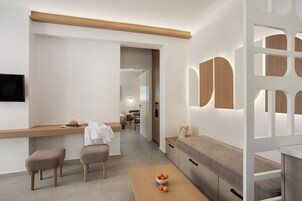 Villa Romântica, Vista para a cidade | Sala de estar | Televisor de ecrã plano de 32 polegadas com canais por cabo 