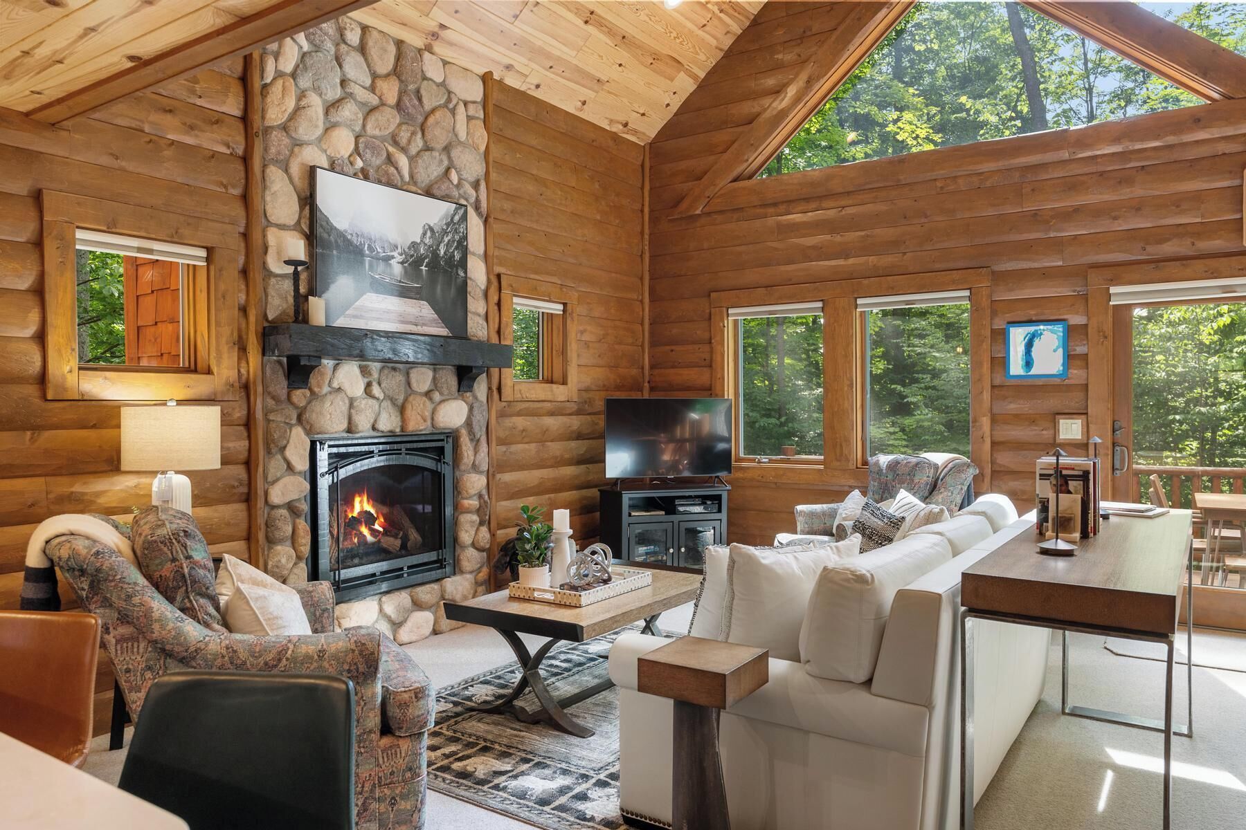 Luxury Mountain Cabin With Gourmet Kitchen & Close To Skiing - Boyne City, MI