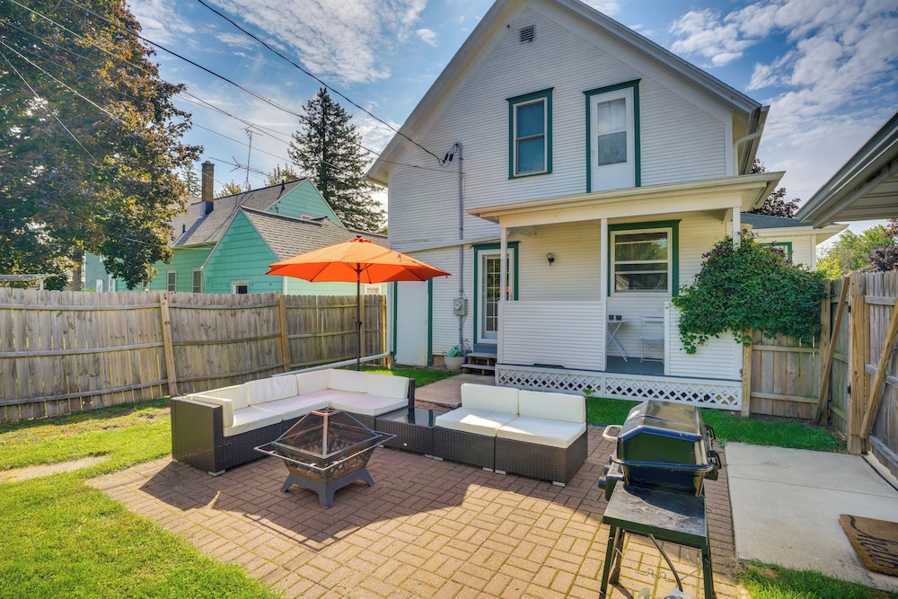 3 Mi To Road America: Spacious Elkhart Lake Home! - Elkhart Lake, WI