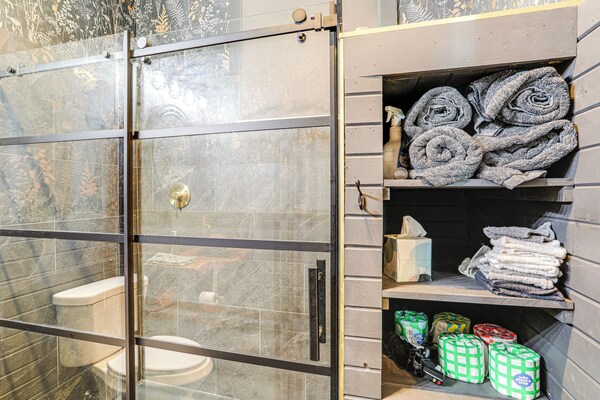 A-frame Hardy Cabin W/ Spring River Views! - Arkansas