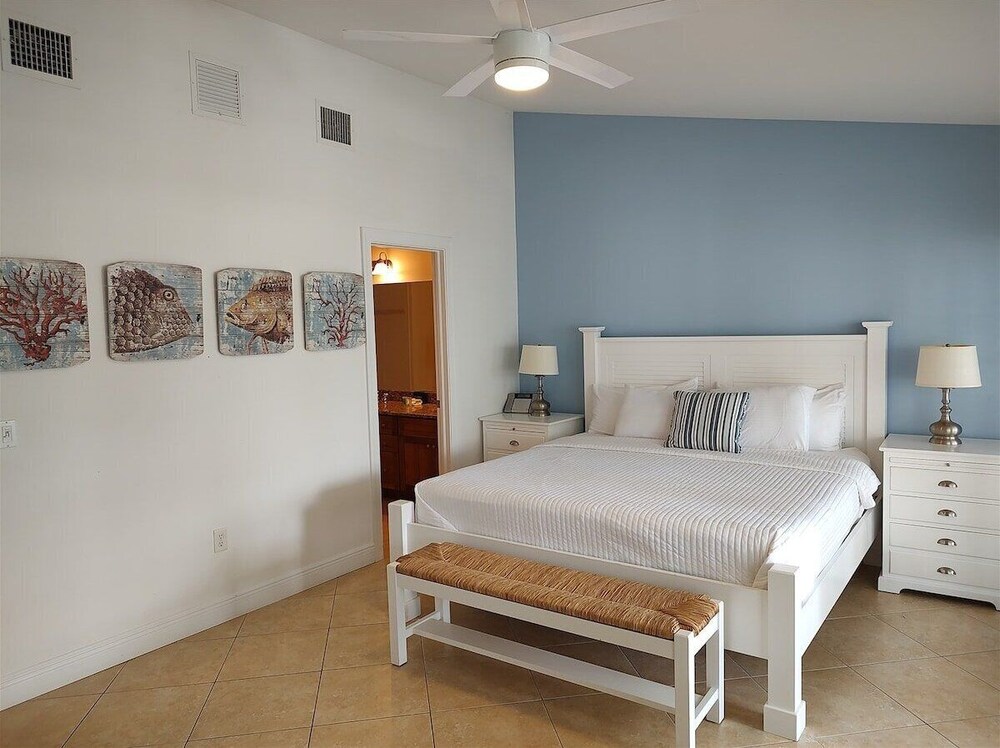 Lionfish Lodge~ Waterfront Unit, 31` Boat Slip! - Marathon, FL
