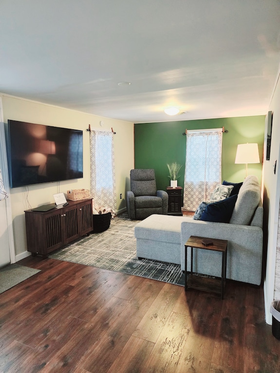 Quaint Cozy Cottage Nestled On The Quiet Shores Of Pigeon Lake In Howe - Indiana (State)