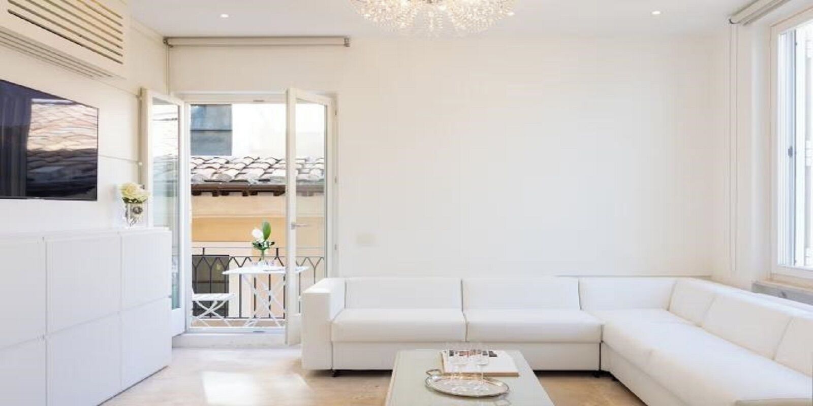 "Rome's Luxury Penthouse: Views, Jacuzzis, And Unbeatable Location" - Monti