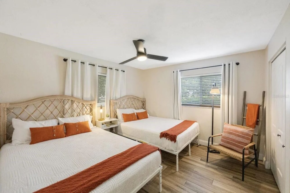 🌞Heated Pool And Jacuzzi Luxury Beach Getaway🌞 - Madeira Beach, FL